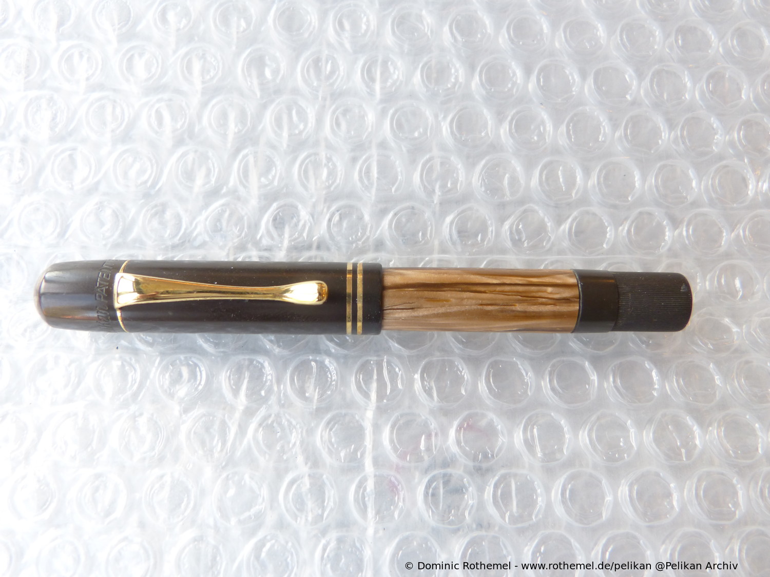 Pelikan 100 fountain pen