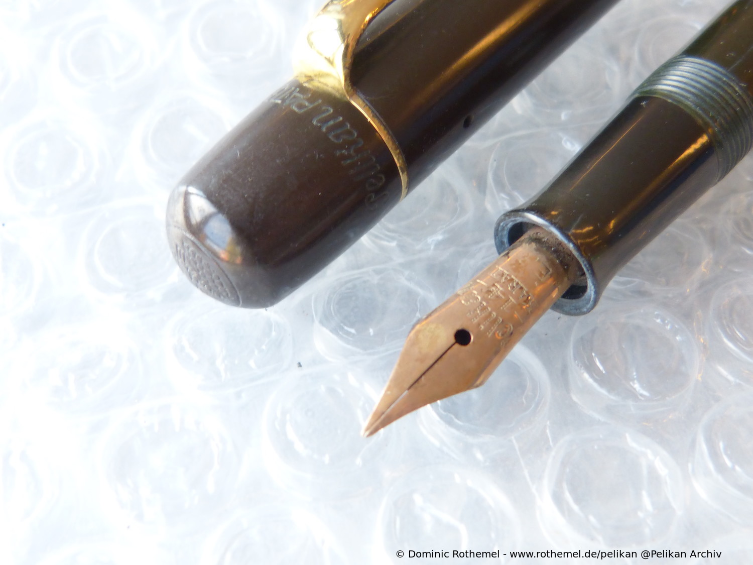 Pelikan 100 fountain pen