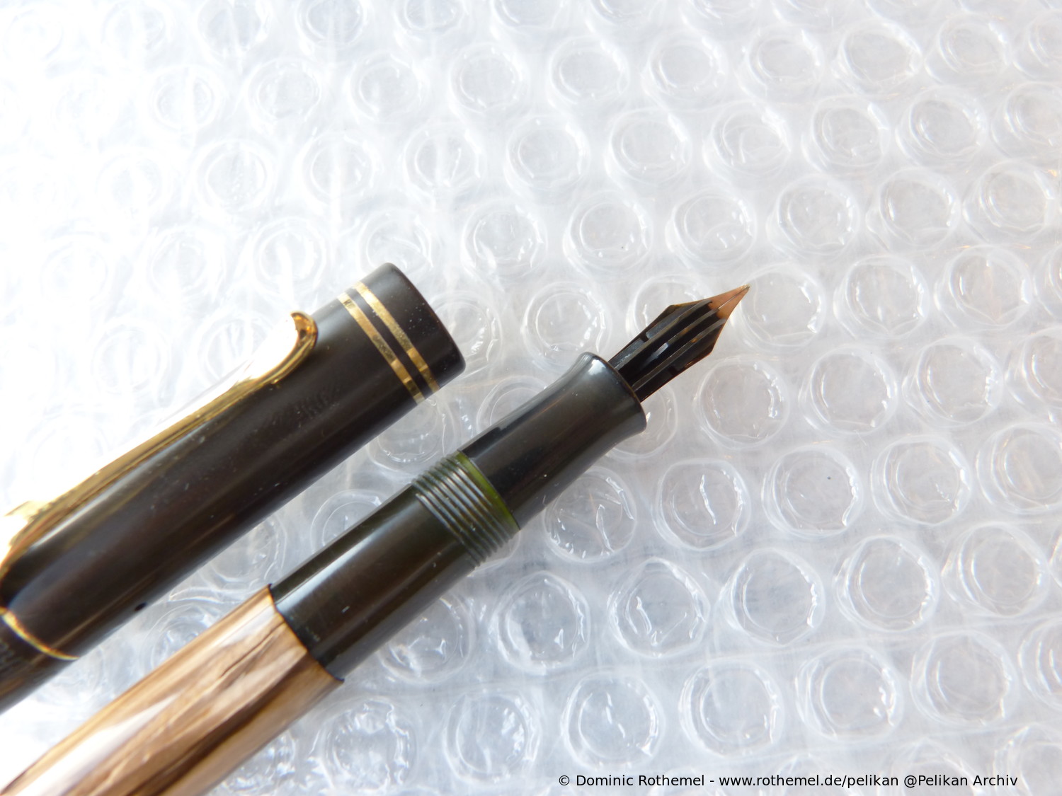 Pelikan 100 fountain pen