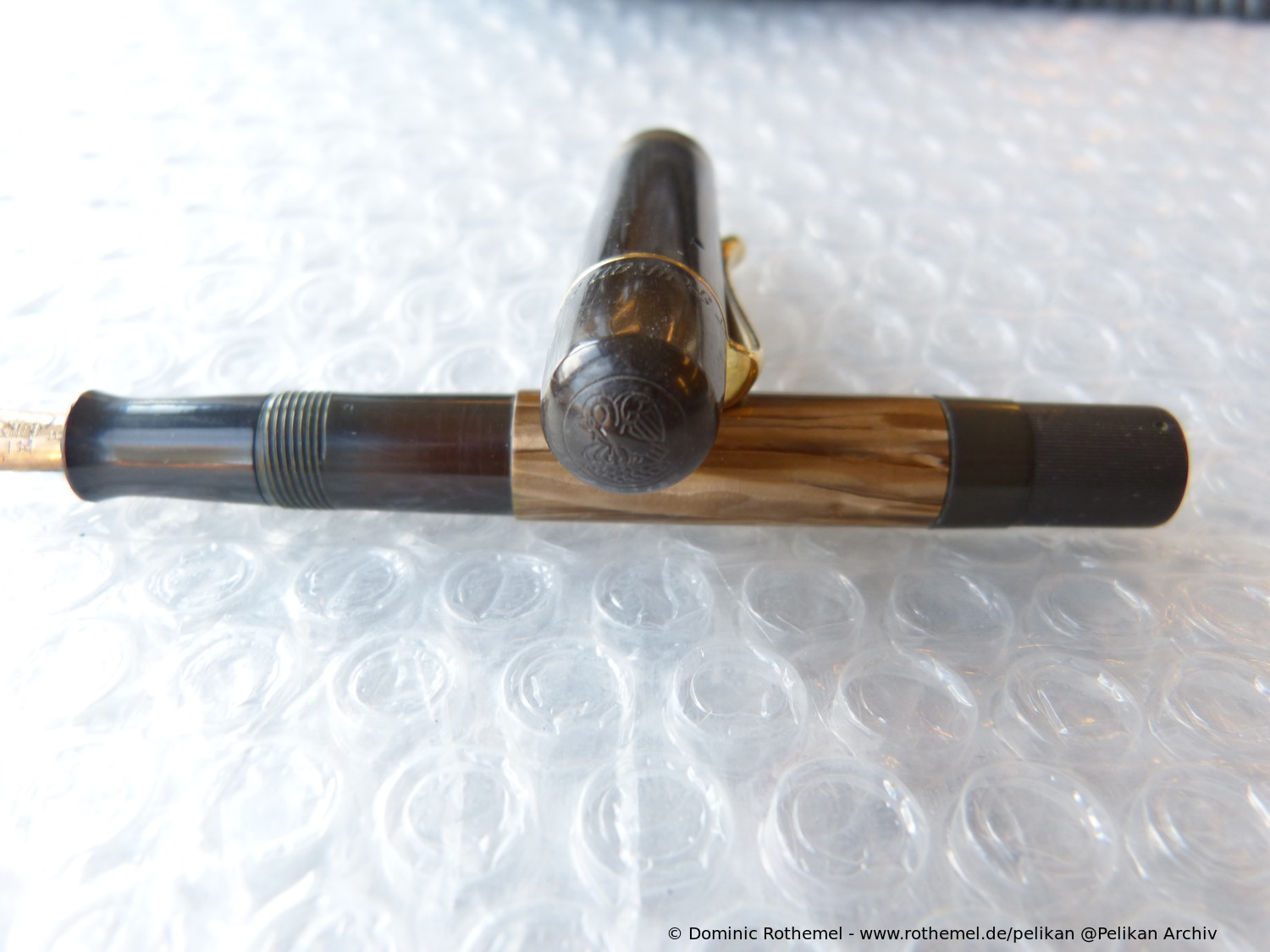 Pelikan 100 fountain pen