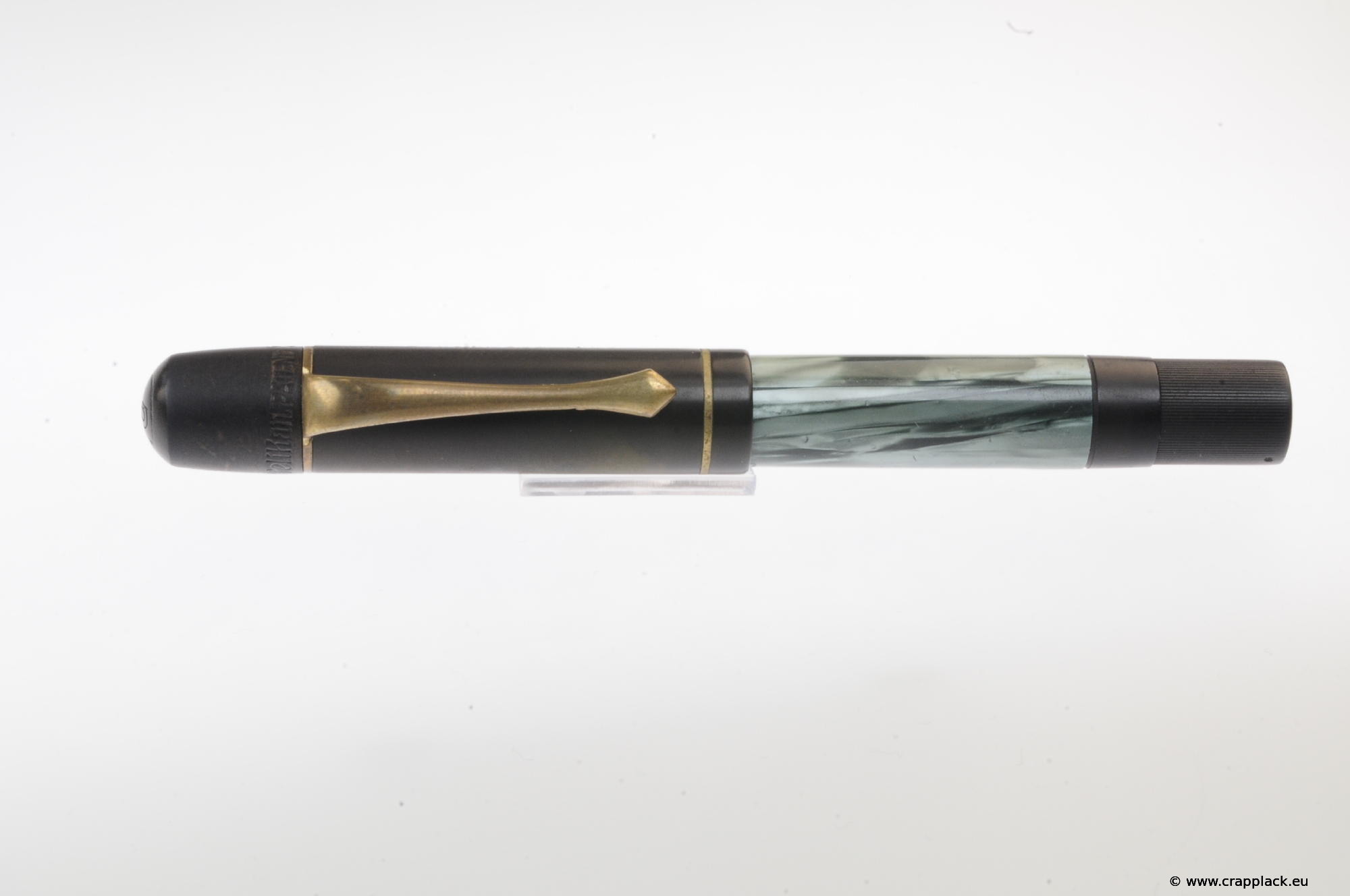 Pelikan 100 fountain pen | www.pelikan-collectibles.com