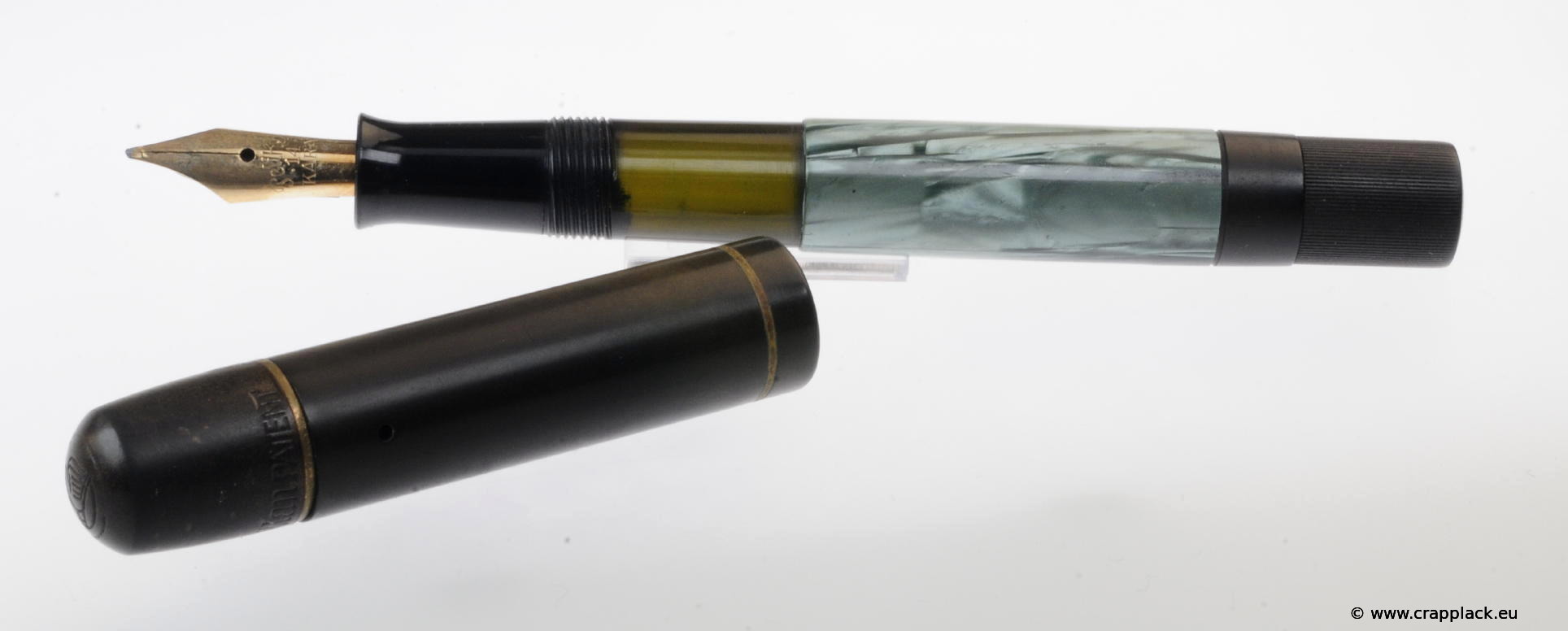 Pelikan 100 fountain pen | www.pelikan-collectibles.com
