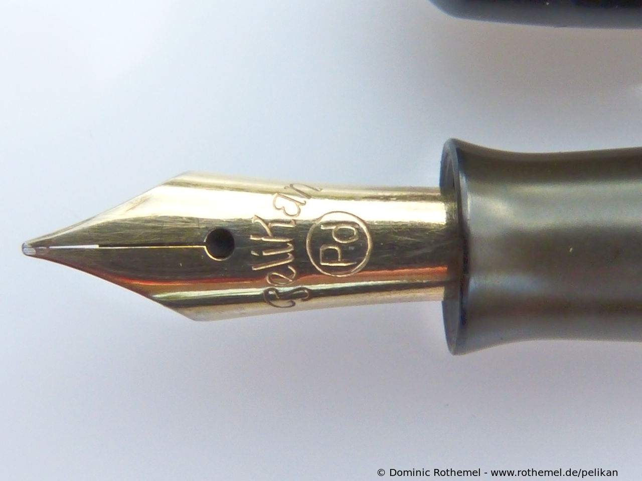 Pelikan 100 fountain pen | www.pelikan-collectibles.com