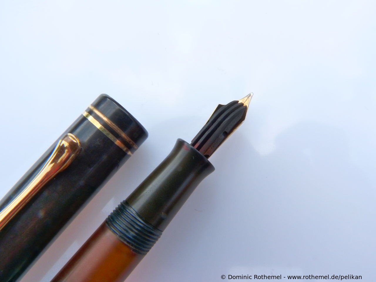Pelikan 100 fountain pen | www.pelikan-collectibles.com