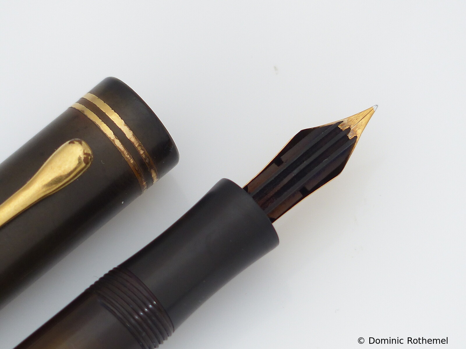 Pelikan 100 fountain pen