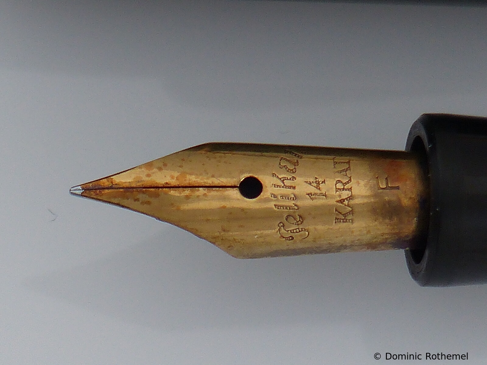 Pelikan 100 fountain pen