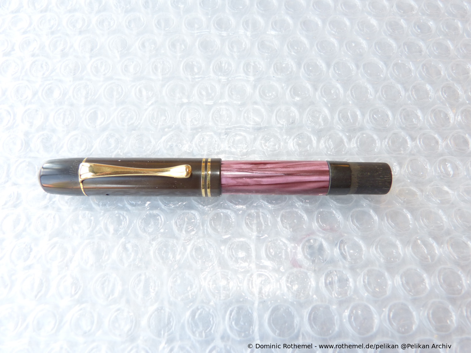 Pelikan 100 fountain pen