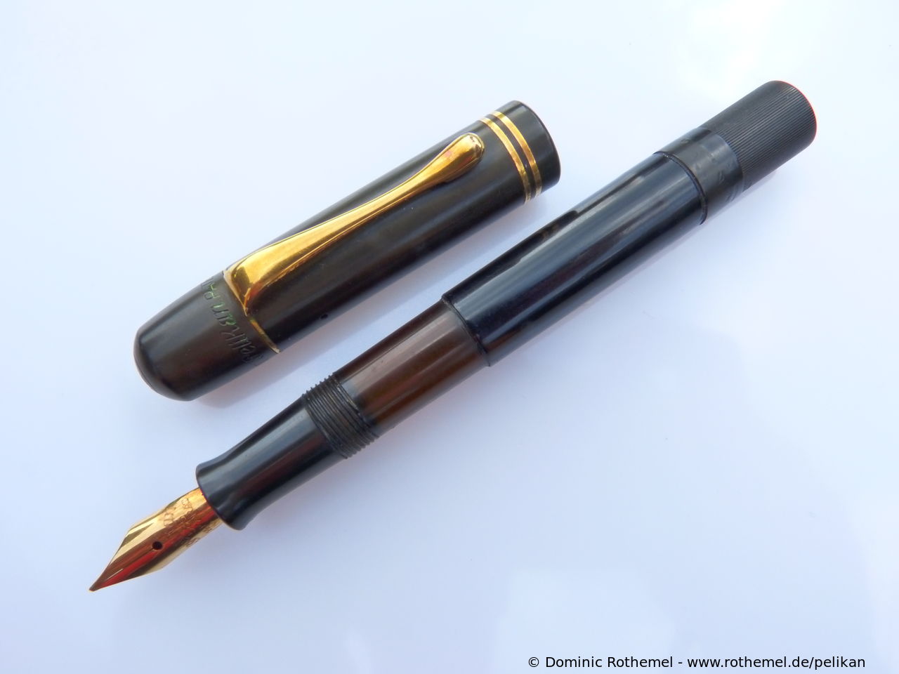 Pelikan 100 fountain pen